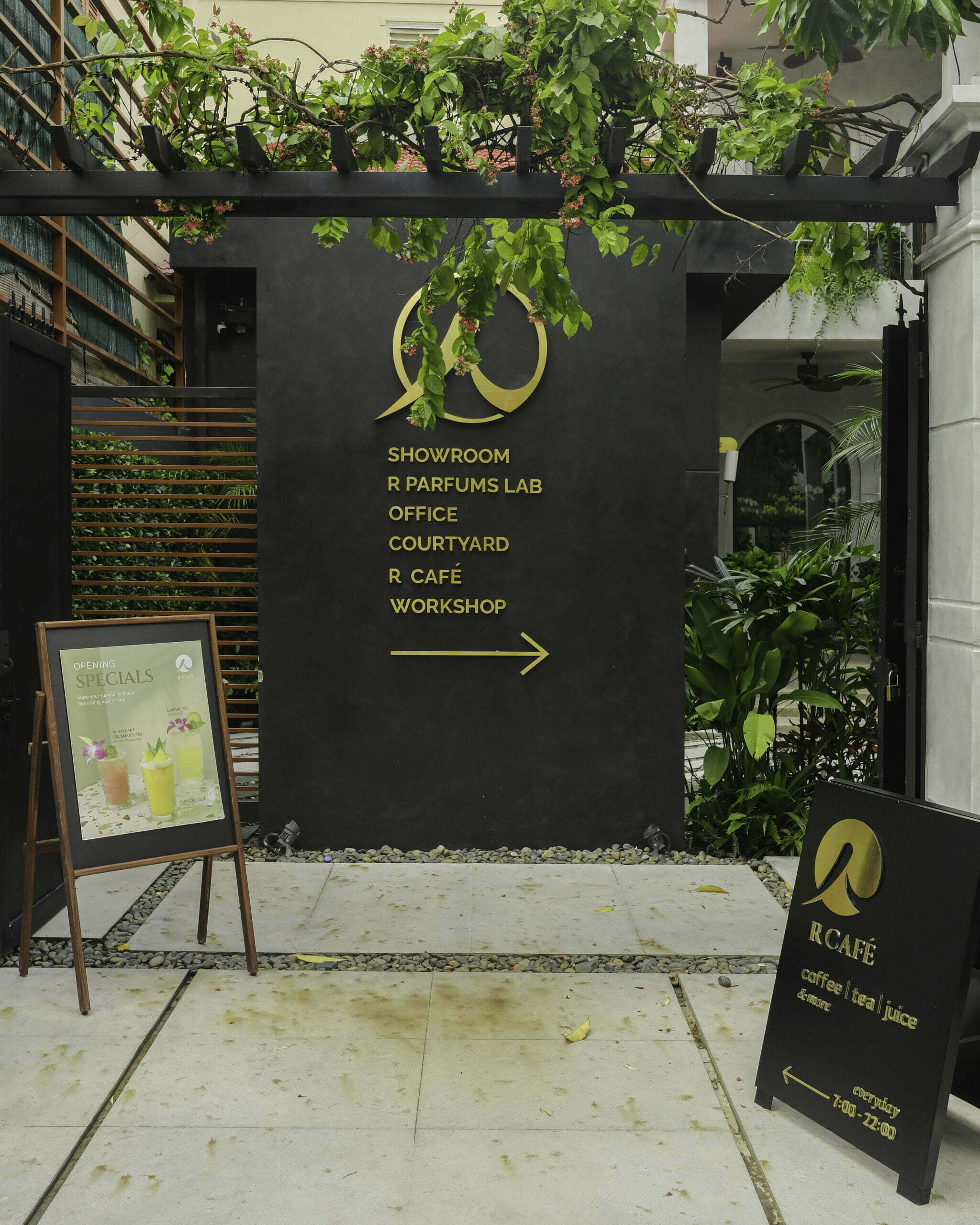 Giới thiệu không gian R Workshop Space - R Workshop & Art Space